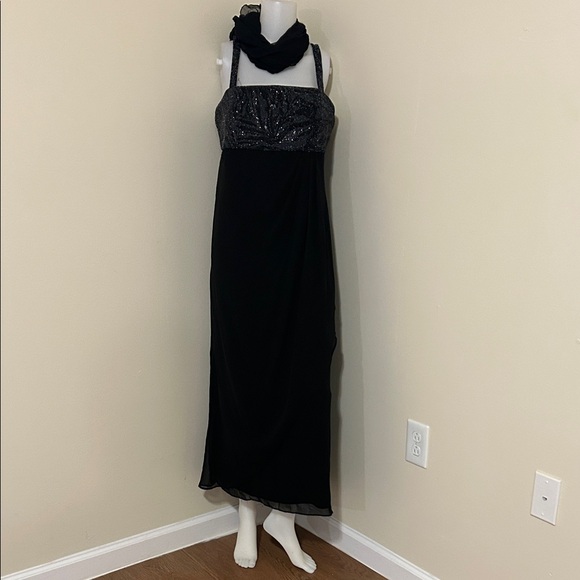 R & M Richards | Dresses | R M Richards Black And Silver Maxi Dress | Poshmark